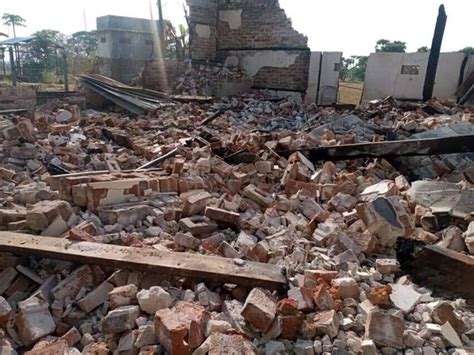 ဒီပဲယင်း၊ မဲသည်ရွာကို စစ်တပ်က မီးရှို့ဖျက်ဆီးမှု နေအိမ် ၆ လုံး ပြာကျ Khit Thit Media