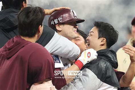 [포토s] 이적 개막전 이형종 생애 첫 끝내기 네이트 스포츠