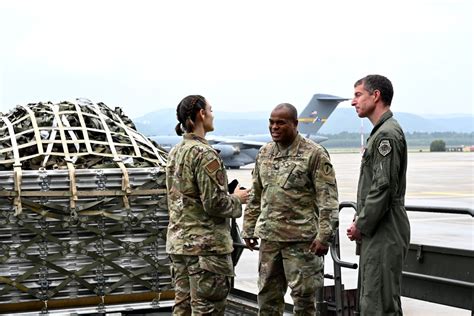 Dvids Images 19th Bcd 603rd Aoc Visit 721st Aps Recognize Airmen [image 4 Of 12]