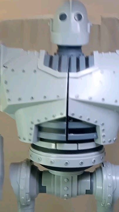 The Iron Giant Theirongiant Fleamarketfinds Toys Youtube