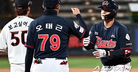 포토 롯데 민병헌 오늘만 3안타