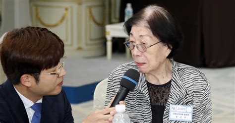 문대통령 독립유공자 후손 오찬 안중근 손녀 내나라에 묻히러와