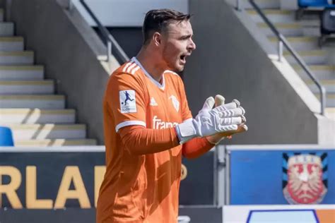 Stand By Torwart Benjamin Reitz Im Fkp Kader Fürs Heimspiel Gegen Sv Elversberg Ii Fussball
