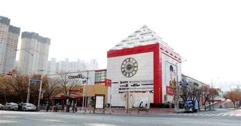 ‘홈플러스 메가푸드마켓 아시아드점 새단장