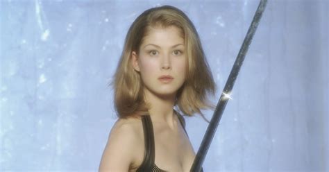 007 Travelers Bond Girl Miranda Frost