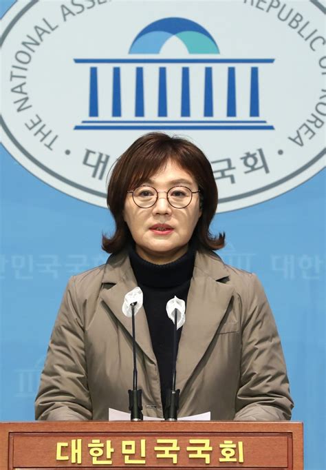 민주 이재명수사 검사 이름·사진 공개…여 좌표찍기 야 국민 알아야 파이낸셜뉴스