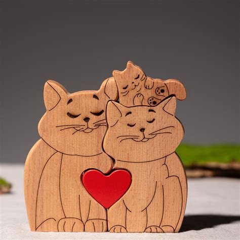 Статуэтка сувенир деревянная семья кошек подарок на свадьбу и
