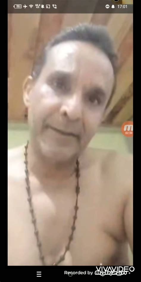 فضيحة التونسي Hbib Nsir زوج Houda Fatnassi يمارس العاده السريه لا حول