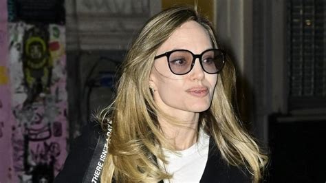 ანჯელინა ჯოლიმ იმიჯი შეიცვალა და ქერათმიანი გახდა რადიო ფორტუნა Fortuna Ge