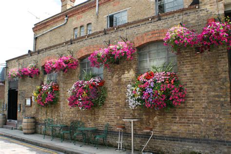 London Uncorked: Smithys | Londonist
