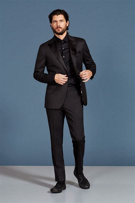 Photo Of Man In Suit Mens Outfits Dapper Grooms Groom Photo