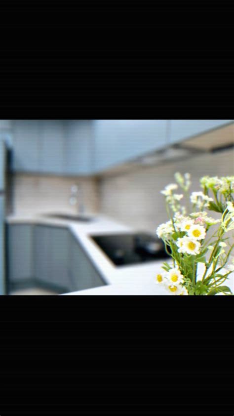 임향미 에어비앤비 크리스마스 선물 아이디어 크리스마스의 기적을 여러분과 함께 나누고 싶어요 🎄 고요한 겨울밤 따뜻한 와인 한 잔과 아이들을 위한 달콤한 과자