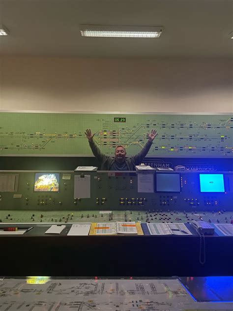 Sharon Peirson On Linkedin Absolute Privilege To Get Be On The Final Night Shift With Mark