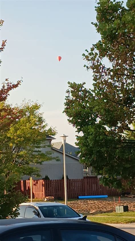 A Warzone Redeploy Balloon In My Neighbourhood Rwarzone