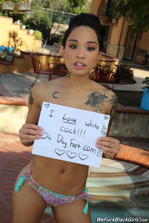 Girls Holding Signs 1280071822 Porn Pic Eporner