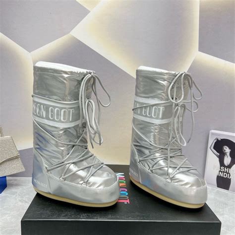 Сноубутсы Moon Boot купить на OZON по низкой цене (1740736330)