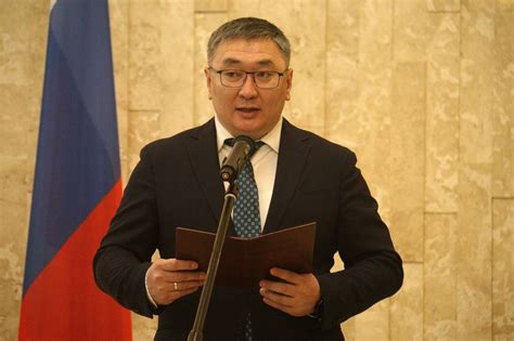 ОХУ д эх оронч хүн бүр баяраа тэмдэглэж байна