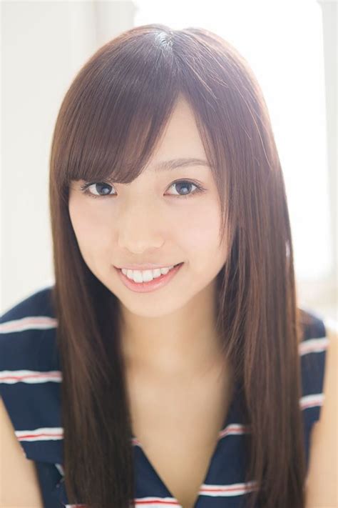 新内眞衣美脚画像乃木坂46の社会人アイドルが新たな写真集で水着を解禁 2017年 10月 26日