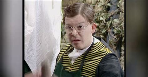 Amikor A Sex Pistolsban Dobolt Henry A „csengetett Mylord” Inasa 444