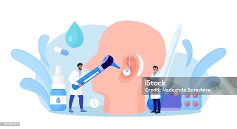 청각 장애 청력 상실 의사는 귀의 건강을 확인 청각 기관 청각 장애가있는 환자는 치료를 위해 의사 청각 학자를 방문하십시오 건강 검진 귀 검사 보청기와 큰 귀 건강 검진에