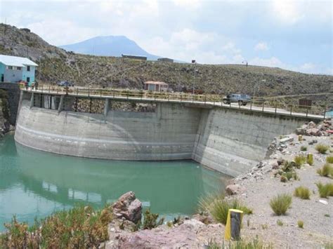 agua almacenada en represas de la costa sigue por debajo de la mitad de sus capacidades