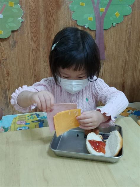 요리활동 개구리 햄버거 만들기 만1세 튜브1 2반 푸른숲어린이집 Kbs 유아교육회 지정원