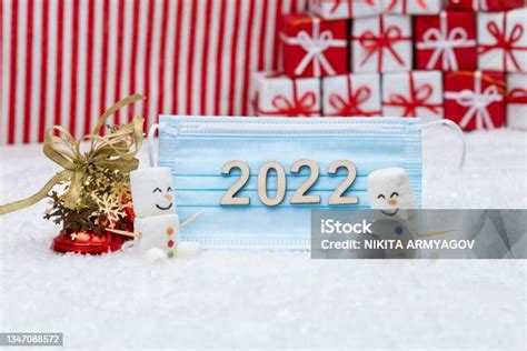새해와 메리 크리스마스 2022 마시멜로 눈사람 한 쌍 새해 테마 12월 31일에 대한 스톡 사진 및 기타 이미지 12월 31일 2022년 가정 생활 Istock