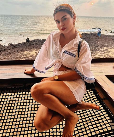 Avneet Kaur Feet Pictures Sexy Feets Celeb Feets