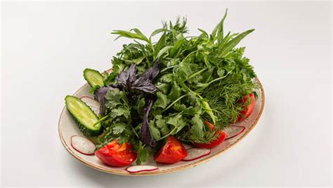 Свежие овощи и зелень с бесплатной доставкой на дом из «ВкусВилл