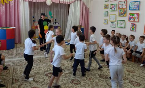 Развлечение в старшей группе по ПДД