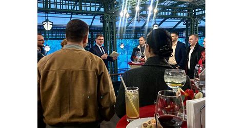 Посланик Диксън за ролята на Великобритания във фестивала Lunar Изпращаме любовно писмо към