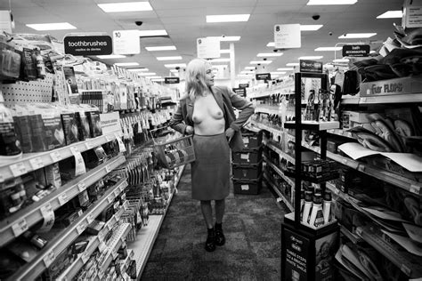 Phoebe Bridgers Nude 2 Photos Thefappening