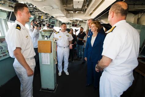 Royal World Thailand รอยัล เวิลด์ ประเทศไทย พระบาทสมเด็จพระบรมนาถ นโรดม สีหมุนีแห่งกัมพูชา