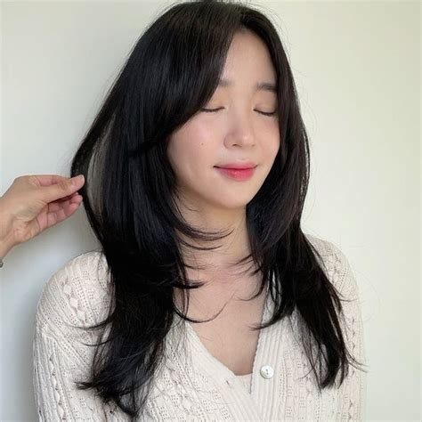 Yoning 요닝도이쌤🤍 On Instagram 얼굴이 작아보이는 레이어드c컬펌 이에요 레이어드컷디자인은 원하시는느낌으로 상담후에 시술해 드려요😊 손질편한 레이어드