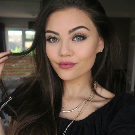 Emily Canham Sexy Pictures 56 Pics Sexy Youtubers
