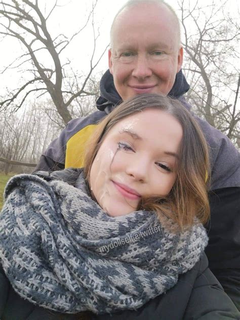 Teen Cumslut With Her Daddy Dom Scrolller