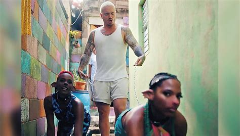 Retiran Perra El Pol Mico Video De J Balvin De Youtube Infobae