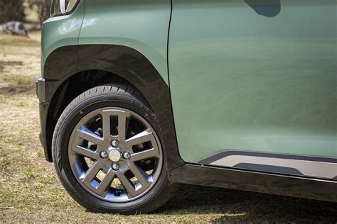 三菱「デリカミニ」はメーカーの予想以上に大ヒット中！ 話題の軽自動車の誕生秘話を商品企画担当に直撃した 自動車情報・ニュース Web Cartop 2ページ目