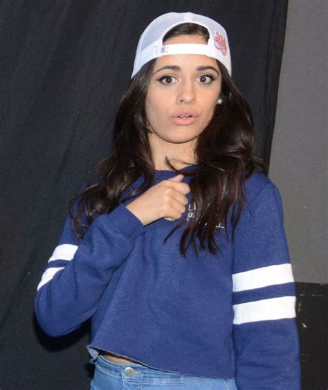 Pin Von Claraa Contreras Auf Camila Cabello Con Gorra Cc97