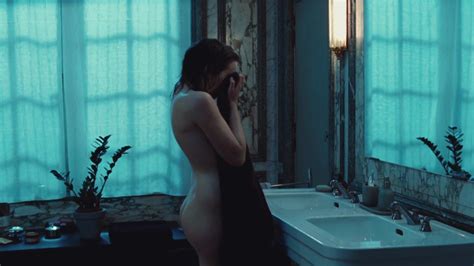 Nude Video Celebs Julie Sokolowski Nude Hadewijch 2009