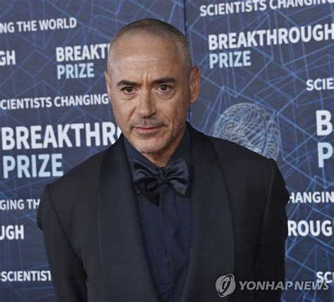 로버트 다우니 주니어 턱시도