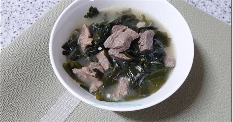 생각보다 쉬운 미역국 끓이는 방법
