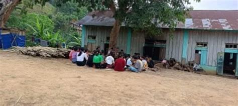 မီဇိုရမ်ပြည်နယ်ရှိ ပလက်ဝ စစ်ဘေးရှောင်စခန်းတွင် စာသင်ပေးနေသည့် ကျောင်းဆရာ၊ဆရာမများကို Aa ဖိတ်ခေ