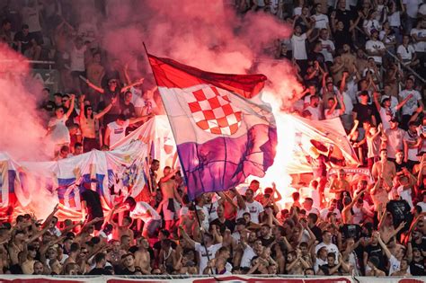 Hrvati Divljaju Usred Podgorice Vukovar Vukovar A Crnogorci Sramno