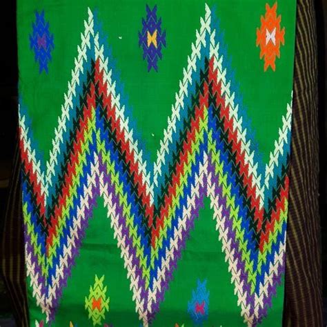 ေရႊကႏုတ္ ကခ်င္ရိုးရာ လက္ယက္ကန္းထည္မ်ား Myitkyina