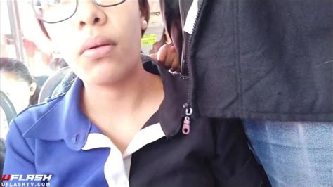 Mexicana Se Molesta Con Arrimones En El Camion