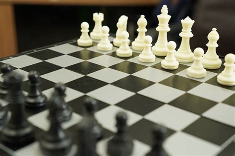 스포츠 게임 이미지는 보드 게임에서 경쟁 할 준비가 된 체스 판을 보여줍니다 0명에 대한 스톡 사진 및 기타 이미지 0명 World Championship 가까운