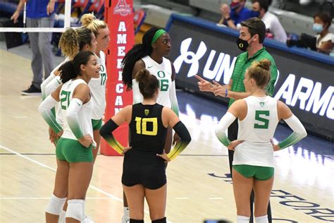 Oregon Ducks Volleyball Battles But Cant Win In Seattle Addicted To Quack
