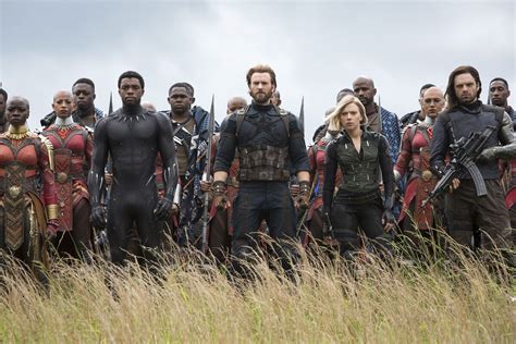 「アベンジャーズ」最新作、世界・北米で記録破りの封切り Bloomberg