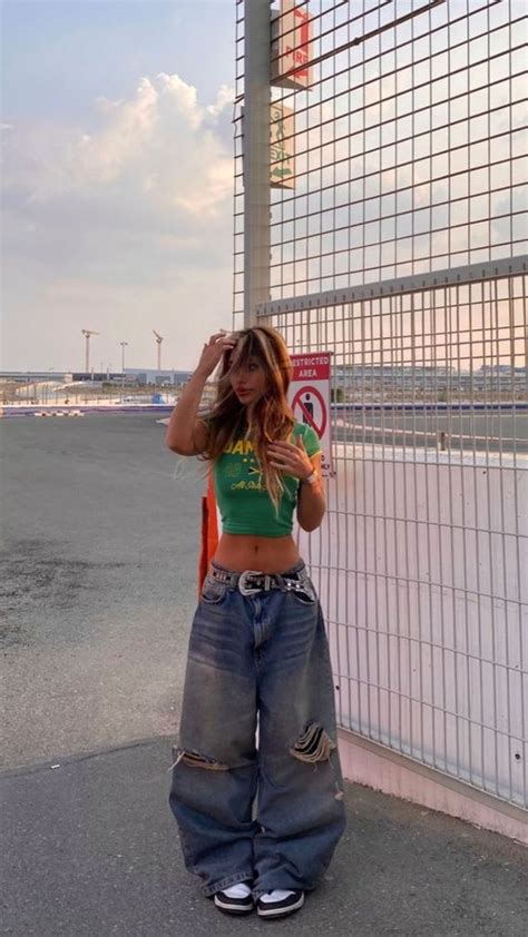 Y2k Aesthetic The Retro Futuristic Style Of The Millennium Era In 2024